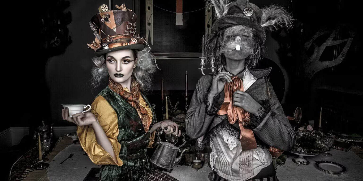 Alice In Wonderland Cosplay: 18+ Photos To Inspire Your Look