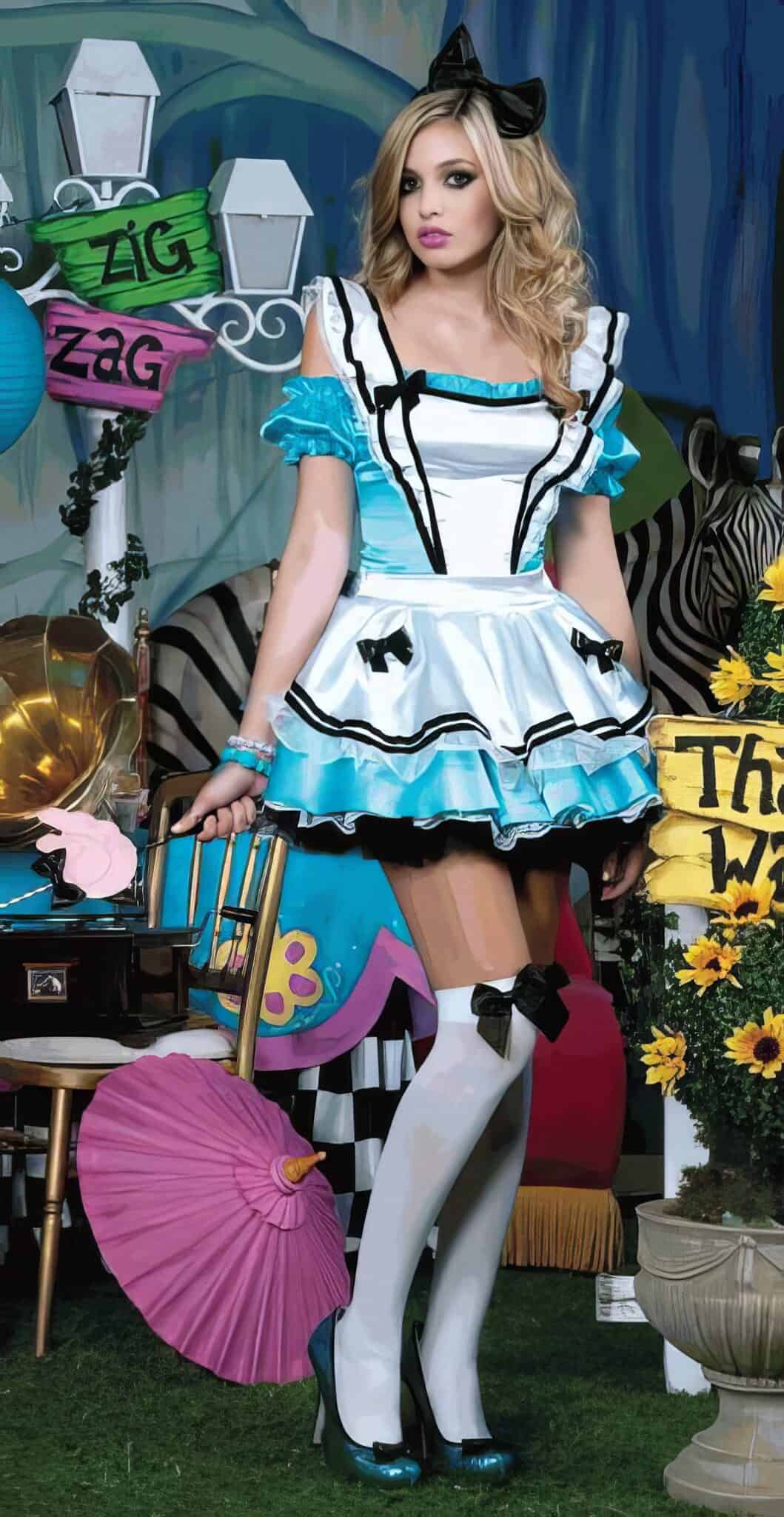 Alice In Wonderland Cosplay: 18+ Photos To Inspire Your Look